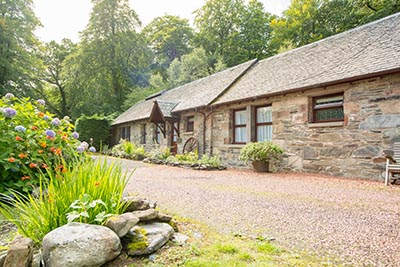 Loch Lomond Cottages (Walkhighlands)
