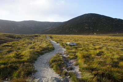 Coire Fhionn Lochan (Walkhighlands)